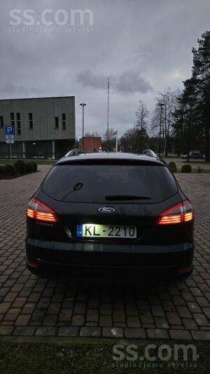 Black Ford Mondeo 2008 in Riga, with an engine capacity of 1.80 L and mileage of 305 thousand km for 2000 €, photo 6 on AUTOMOTO.COM.LV