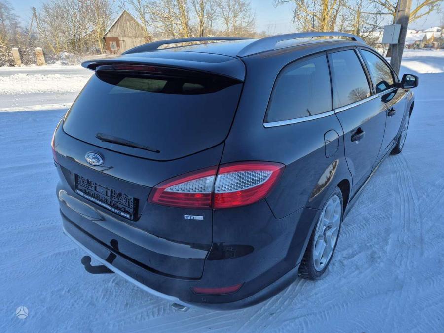 Black Ford Mondeo 2008 in Alytus, with an engine capacity of 2.20 L and mileage of 294 thousand km for 3450 €, photo 6 on AUTOMOTO.COM.LV
