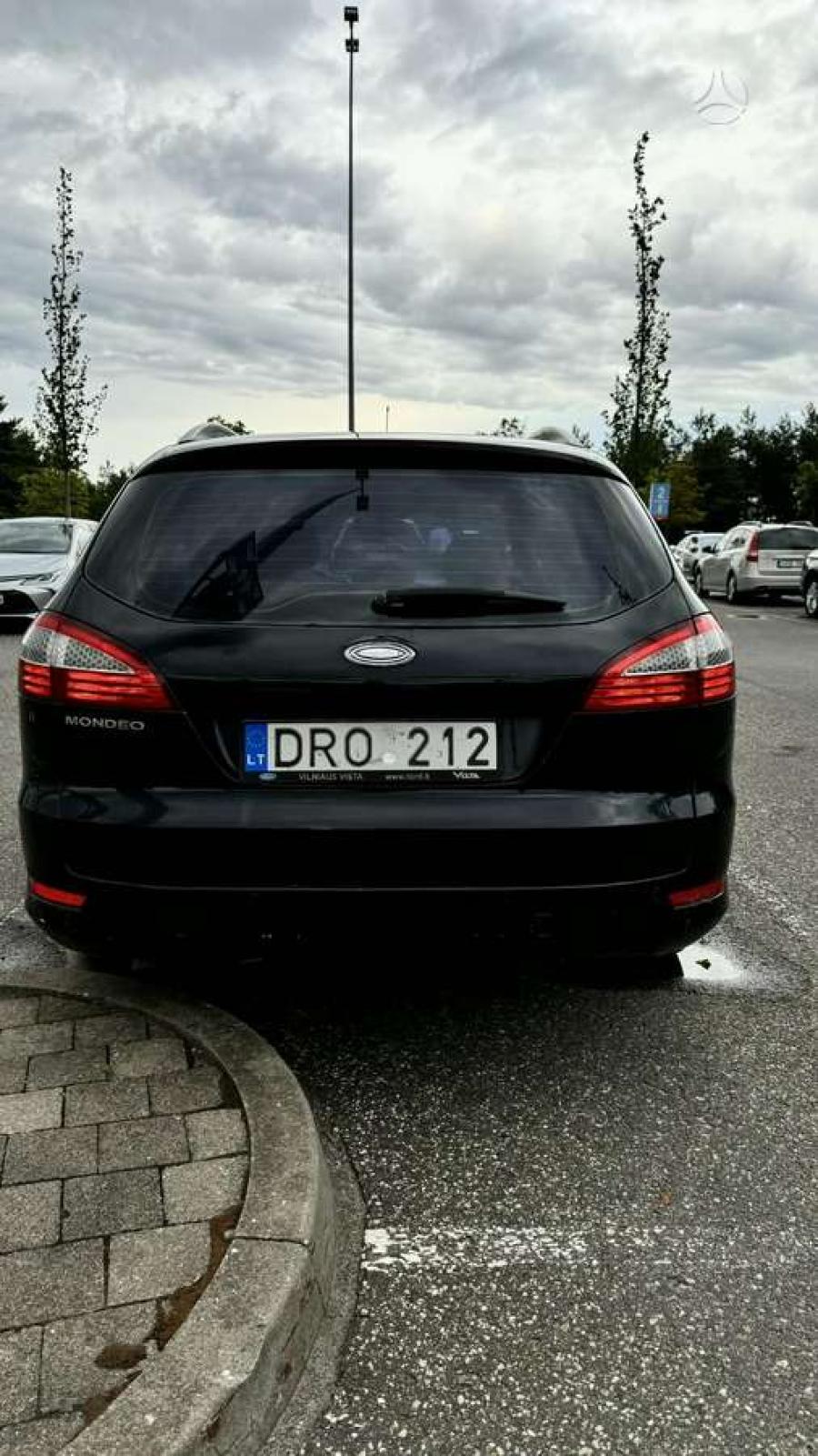 Melns Ford Mondeo 2008 Viļņa, ar dzinēja tilpumu 2.00 L un nobraukumu 339 tūkst. km par 2200 €, foto 4 vietnē AUTOMOTO.COM.LV