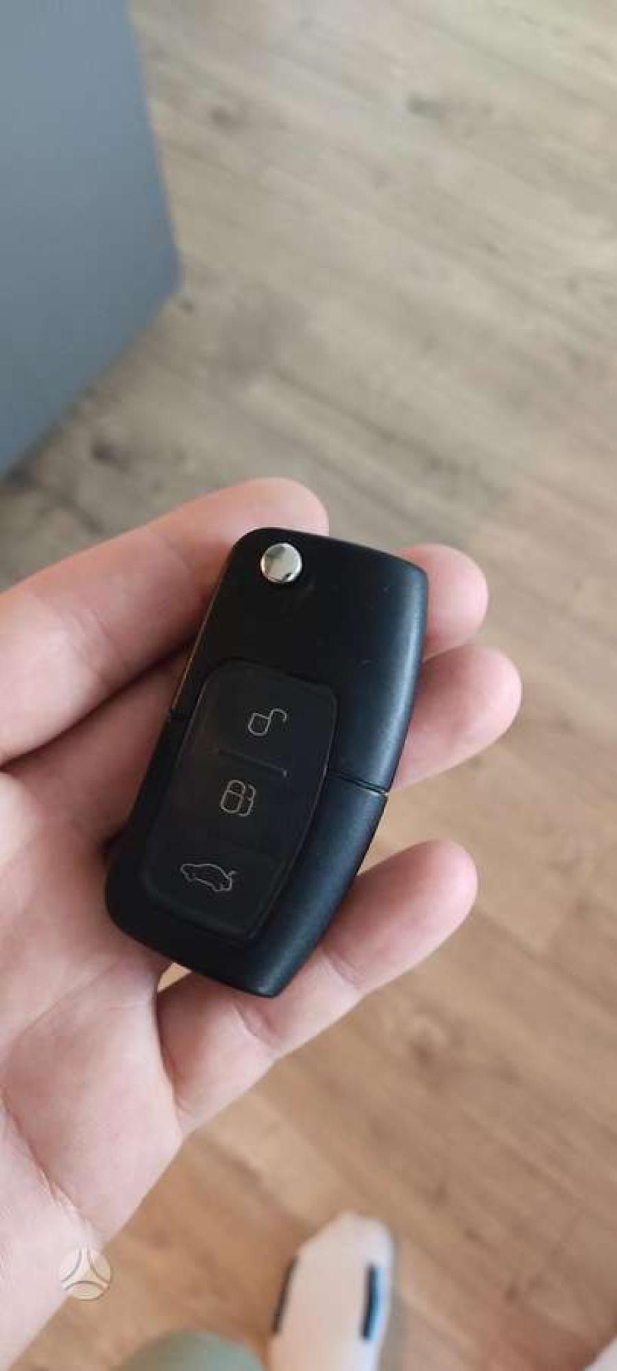 Melns Ford Mondeo 2008 Klaipėda, ar dzinēja tilpumu 1.75 L un nobraukumu 324 tūkst. km par 2550 €, foto 31 vietnē AUTOMOTO.COM.LV