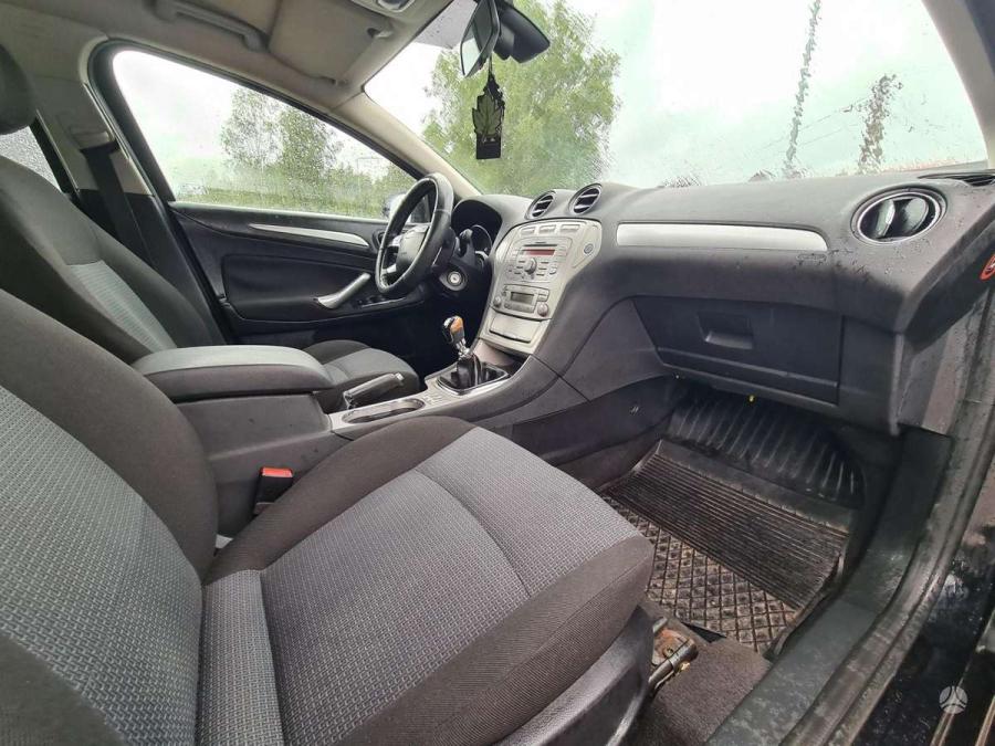 Black Ford Mondeo 2008 in Vilnius, with an engine capacity of 2.00 L and mileage of 327 thousand km for 1900 €, photo 31 on AUTOMOTO.COM.LV