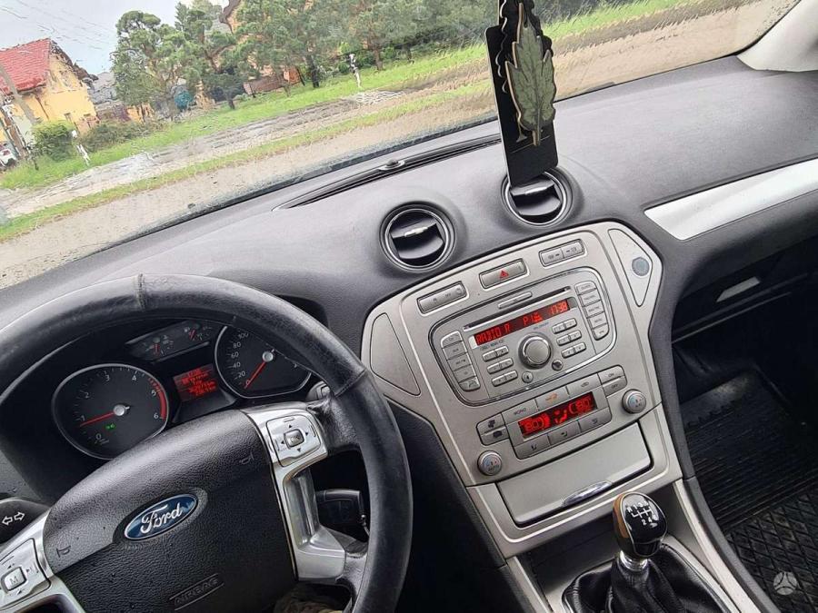 Black Ford Mondeo 2008 in Vilnius, with an engine capacity of 2.00 L and mileage of 327 thousand km for 1900 €, photo 33 on AUTOMOTO.COM.LV
