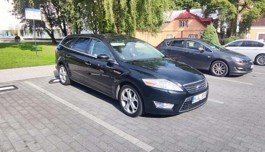Black Ford Mondeo 2008 in Panevezys, with an engine capacity of 1.75 L and mileage of 290 thousand km for 2400 €, photo 1 on AUTOMOTO.COM.LV