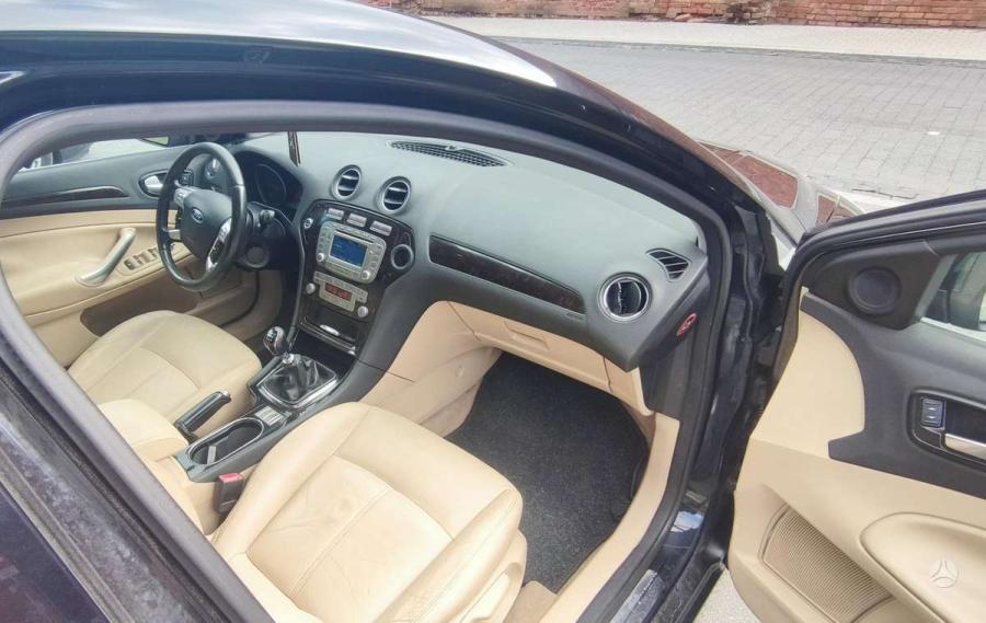 Black Ford Mondeo 2008 in Panevezys, with an engine capacity of 1.75 L and mileage of 290 thousand km for 2400 €, photo 32 on AUTOMOTO.COM.LV
