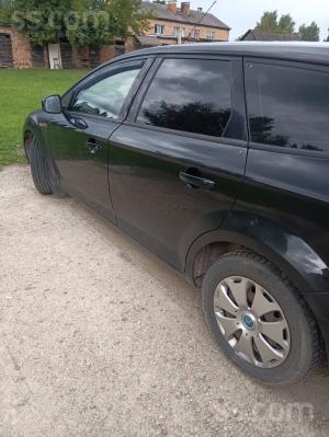 Melns Ford Mondeo 2008 Jelgava, ar dzinēja tilpumu 1.80 L un nobraukumu 350 tūkst. km par 1200 €, foto 7 vietnē AUTOMOTO.COM.LV