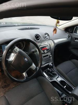 Melns Ford Mondeo 2008 Rēzekne, ar dzinēja tilpumu 2.00 L un nobraukumu 287 tūkst. km par 3500 €, foto 3 vietnē AUTOMOTO.COM.LV