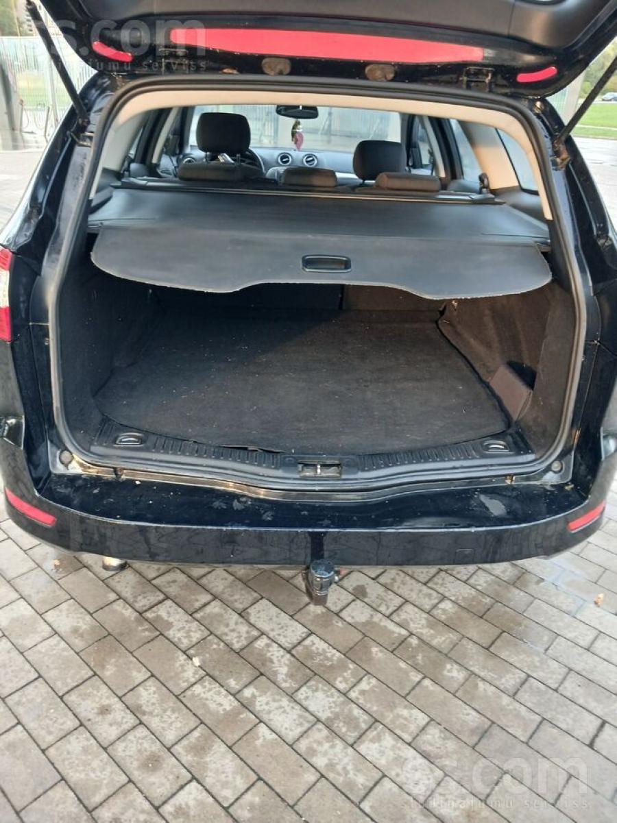 Melns Ford Mondeo 2008 Rēzekne, ar dzinēja tilpumu 2.00 L un nobraukumu 287 tūkst. km par 3500 €, foto 7 vietnē AUTOMOTO.COM.LV