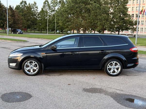 Ford Mondeo 2008 in Kaunas on AUTOMOTO.COM.LV Black Ford Mondeo 2008 in Kaunas, with an engine capacity of 2.00 L and mileage of 406 thousand km for 1900 €, photo 3 on AUTOMOTO.COM.LV