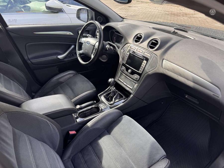 Melns Ford Mondeo 2008 Kauņa, ar dzinēja tilpumu 2.00 L un nobraukumu 406 tūkst. km par 1900 €, foto 9 vietnē AUTOMOTO.COM.LV