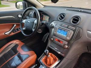 Black Ford Mondeo 2008 in Alytus, with an engine capacity of 2.18 L and mileage of 208 thousand km for 3999 €, photo 10 on AUTOMOTO.COM.LV