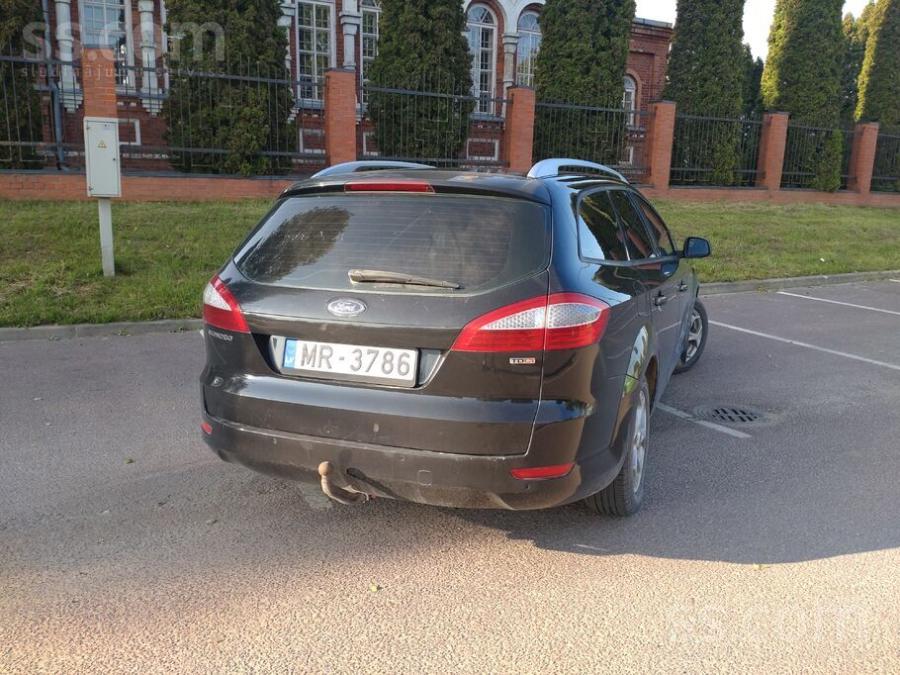 Black Ford Mondeo 2009 in Jekabpils, with an engine capacity of 1.80 L and mileage of 263 thousand km for 1690 €, photo 5 on AUTOMOTO.COM.LV
