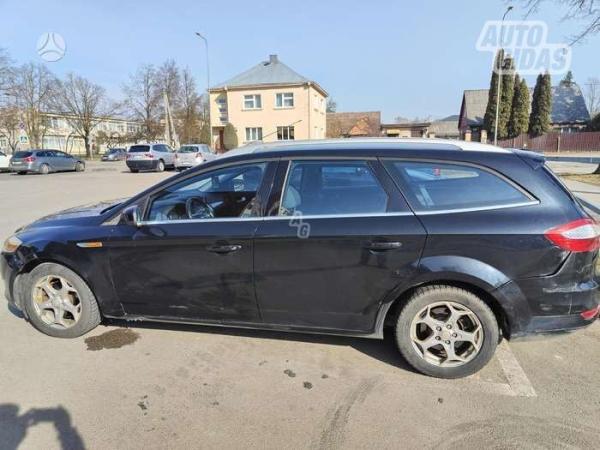 Black Ford Mondeo 2009 in Naujoji Akmene, with an engine capacity of 2.00 L and mileage of 402 thousand km for 800 €, photo 1 on AUTOMOTO.COM.LV