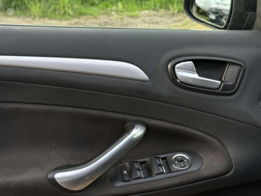 Black Ford Mondeo 2009 in Kaunas, with an engine capacity of 2.00 L and mileage of 260 thousand km for 2100 €, photo 24 on AUTOMOTO.COM.LV