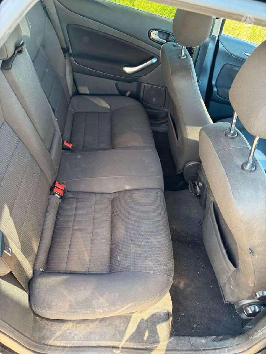 Black Ford Mondeo 2009 in Klaipeda, with an engine capacity of 2.18 L and mileage of 248 thousand km for 2150 €, photo 7 on AUTOMOTO.COM.LV