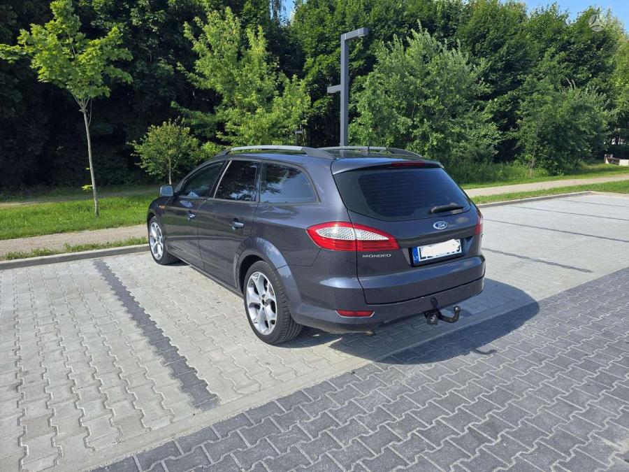 Melns Ford Mondeo 2009 Jurbarkas, ar dzinēja tilpumu 2.00 L un nobraukumu 293 tūkst. km par 2250 €, foto 1 vietnē AUTOMOTO.COM.LV