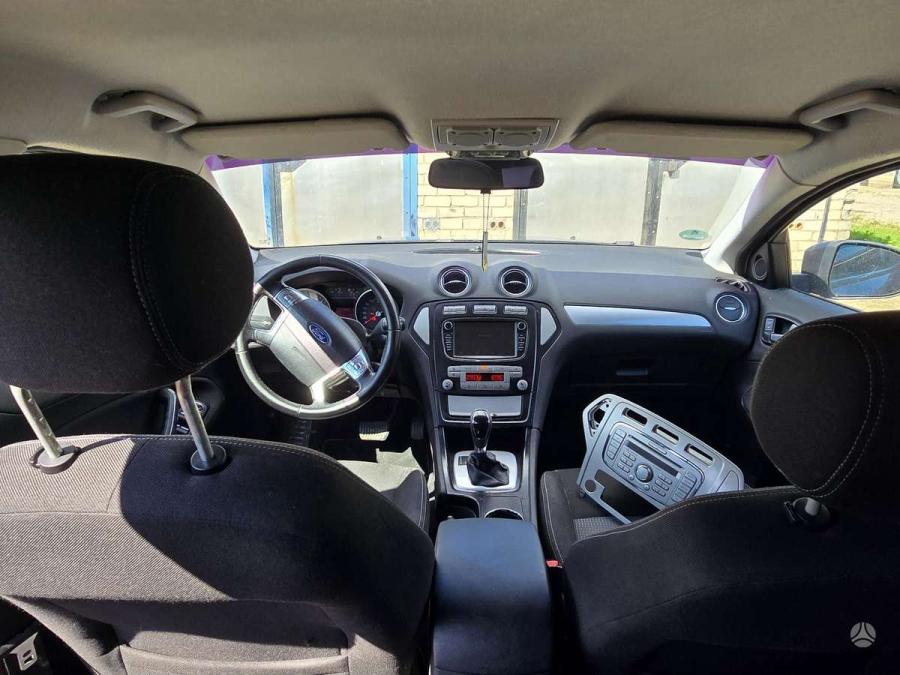 Melns Ford Mondeo 2009 Jurbarkas, ar dzinēja tilpumu 2.00 L un nobraukumu 293 tūkst. km par 2250 €, foto 9 vietnē AUTOMOTO.COM.LV