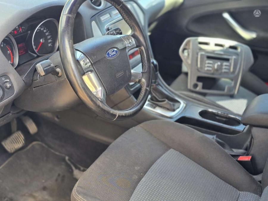 Melns Ford Mondeo 2009 Jurbarkas, ar dzinēja tilpumu 2.00 L un nobraukumu 293 tūkst. km par 2250 €, foto 10 vietnē AUTOMOTO.COM.LV