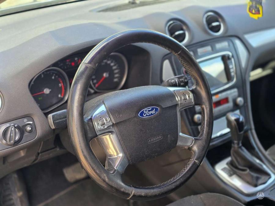 Melns Ford Mondeo 2009 Jurbarkas, ar dzinēja tilpumu 2.00 L un nobraukumu 293 tūkst. km par 2250 €, foto 11 vietnē AUTOMOTO.COM.LV