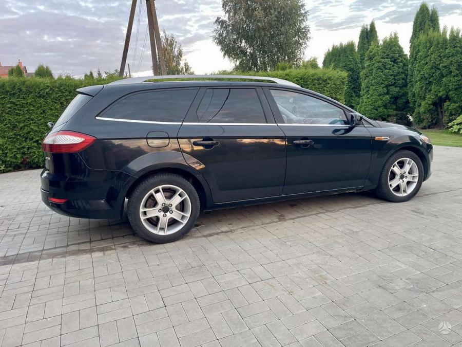 Black Ford Mondeo 2009 in Vilnius, with an engine capacity of 1.75 L and mileage of 290 thousand km for 2000 €, photo 8 on AUTOMOTO.COM.LV