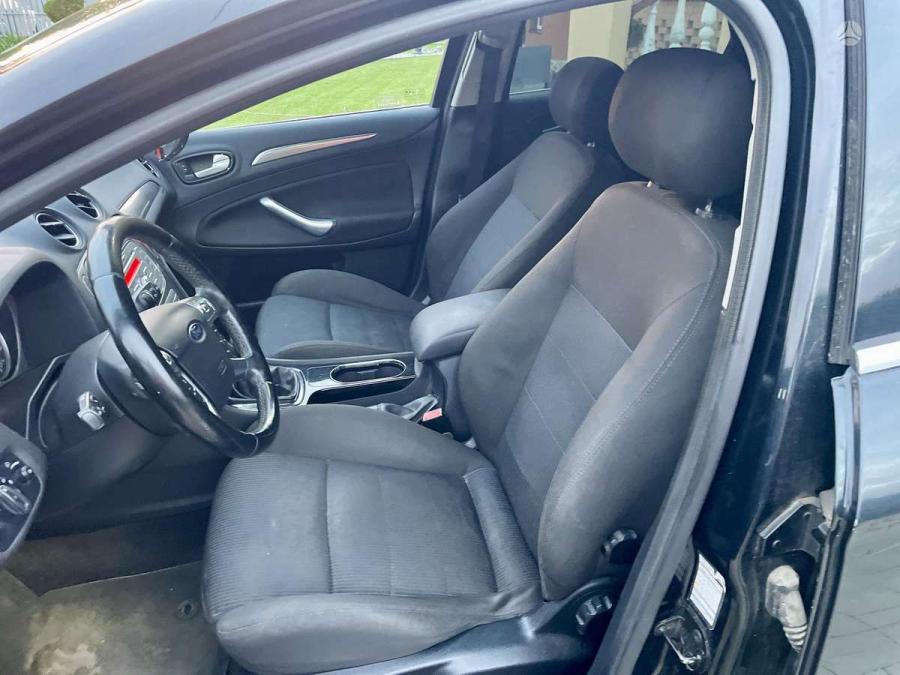 Black Ford Mondeo 2009 in Vilnius, with an engine capacity of 1.75 L and mileage of 290 thousand km for 2000 €, photo 13 on AUTOMOTO.COM.LV