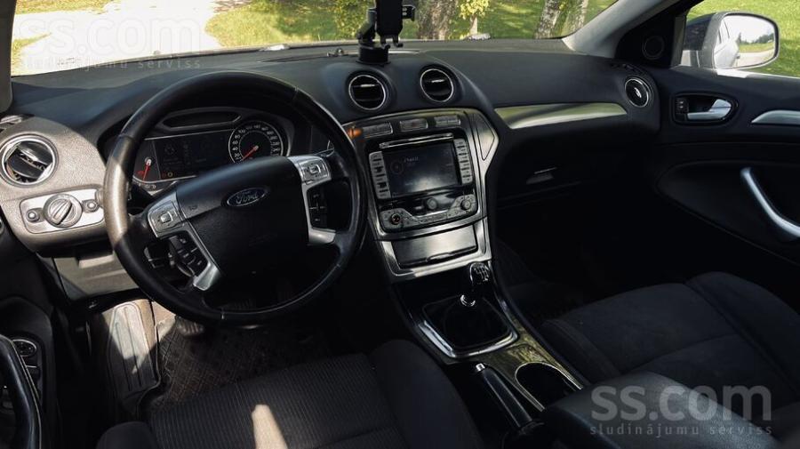 Black Ford Mondeo 2009 in Cesis, with an engine capacity of 2.00 L and mileage of 412 thousand km for 2100 €, photo 6 on AUTOMOTO.COM.LV