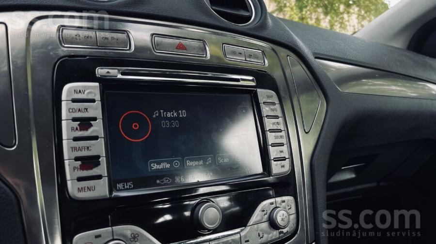 Black Ford Mondeo 2009 in Cesis, with an engine capacity of 2.00 L and mileage of 412 thousand km for 2100 €, photo 9 on AUTOMOTO.COM.LV