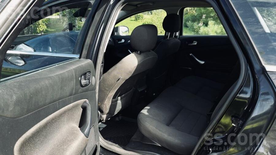 Black Ford Mondeo 2009 in Cesis, with an engine capacity of 2.00 L and mileage of 412 thousand km for 2100 €, photo 10 on AUTOMOTO.COM.LV