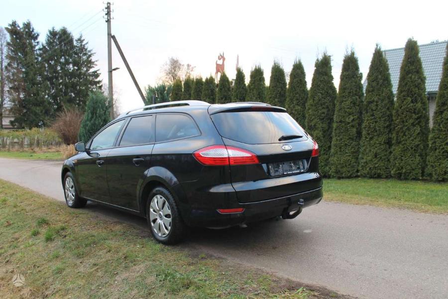 Melns Ford Mondeo 2010 Birštonas, ar dzinēja tilpumu 2.00 L un nobraukumu 211 tūkst. km par 1900 €, foto 3 vietnē AUTOMOTO.COM.LV