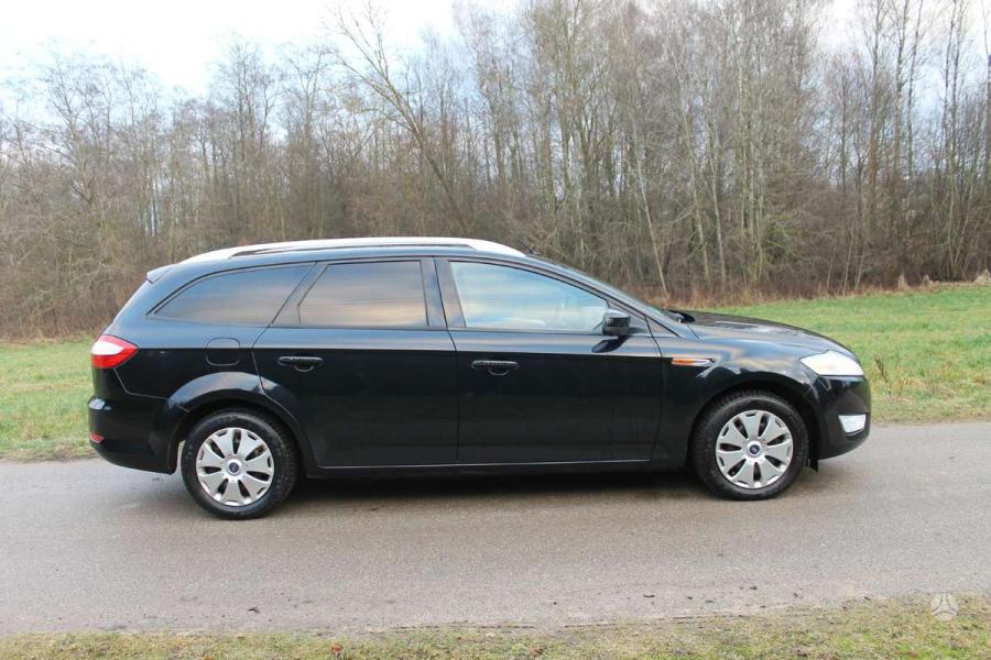 Melns Ford Mondeo 2010 Birštonas, ar dzinēja tilpumu 2.00 L un nobraukumu 211 tūkst. km par 1900 €, foto 8 vietnē AUTOMOTO.COM.LV