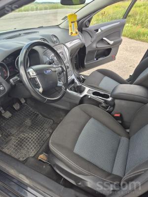 Black Ford Mondeo 2010 in Daugavpils, with an engine capacity of 2.00 L and mileage of 235 thousand km for 2500 €, photo 5 on AUTOMOTO.COM.LV