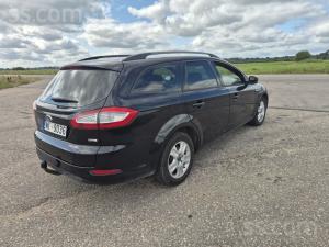 Black Ford Mondeo 2010 in Daugavpils, with an engine capacity of 2.00 L and mileage of 235 thousand km for 2500 €, photo 9 on AUTOMOTO.COM.LV