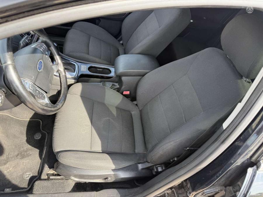 Melns Ford Mondeo 2010 Mažeikiai, ar dzinēja tilpumu 2.00 L un nobraukumu 363 tūkst. km par 2000 €, foto 15 vietnē AUTOMOTO.COM.LV