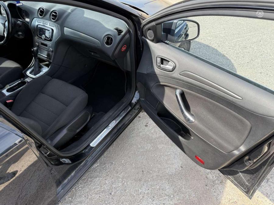 Melns Ford Mondeo 2010 Mažeikiai, ar dzinēja tilpumu 2.00 L un nobraukumu 363 tūkst. km par 2000 €, foto 16 vietnē AUTOMOTO.COM.LV