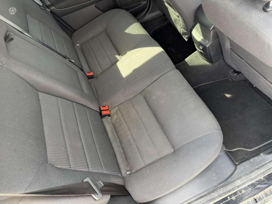 Melns Ford Mondeo 2010 Mažeikiai, ar dzinēja tilpumu 2.00 L un nobraukumu 363 tūkst. km par 2000 €, foto 21 vietnē AUTOMOTO.COM.LV