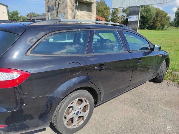 Black Ford Mondeo 2010 in Silute, with an engine capacity of 2.00 L and mileage of 230 thousand km for 750 €, photo 4 on AUTOMOTO.COM.LV
