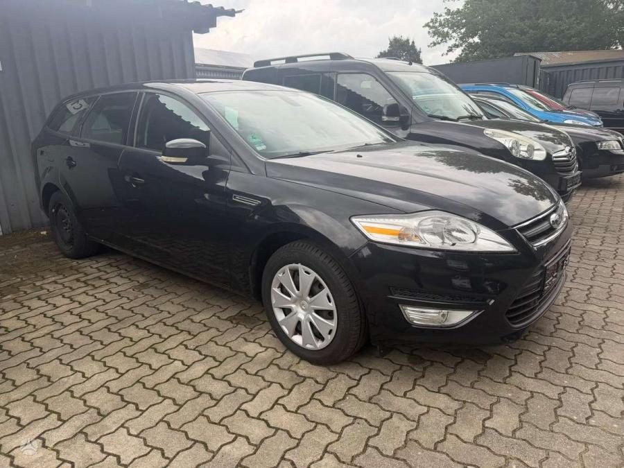 Melns Ford Mondeo 2010 Kauņa, ar dzinēja tilpumu 1.60 L un nobraukumu 200 tūkst. km par 2999 €, foto 3 vietnē AUTOMOTO.COM.LV