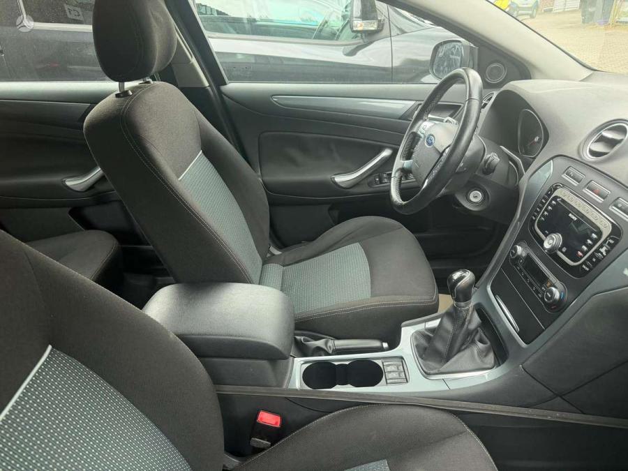 Melns Ford Mondeo 2010 Kauņa, ar dzinēja tilpumu 1.60 L un nobraukumu 200 tūkst. km par 2999 €, foto 5 vietnē AUTOMOTO.COM.LV