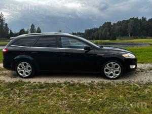 Black Ford Mondeo 2010 in Cesis, with an engine capacity of 2.00 L and mileage of 394 thousand km for 3500 €, photo 3 on AUTOMOTO.COM.LV