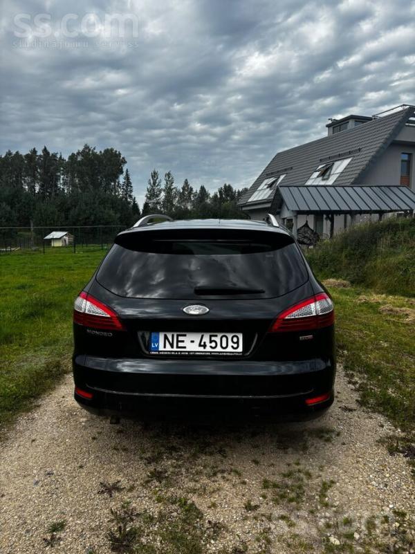 Black Ford Mondeo 2010 in Cesis, with an engine capacity of 2.00 L and mileage of 394 thousand km for 3500 €, photo 4 on AUTOMOTO.COM.LV