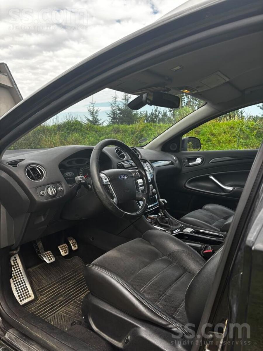 Black Ford Mondeo 2010 in Cesis, with an engine capacity of 2.00 L and mileage of 394 thousand km for 3500 €, photo 5 on AUTOMOTO.COM.LV