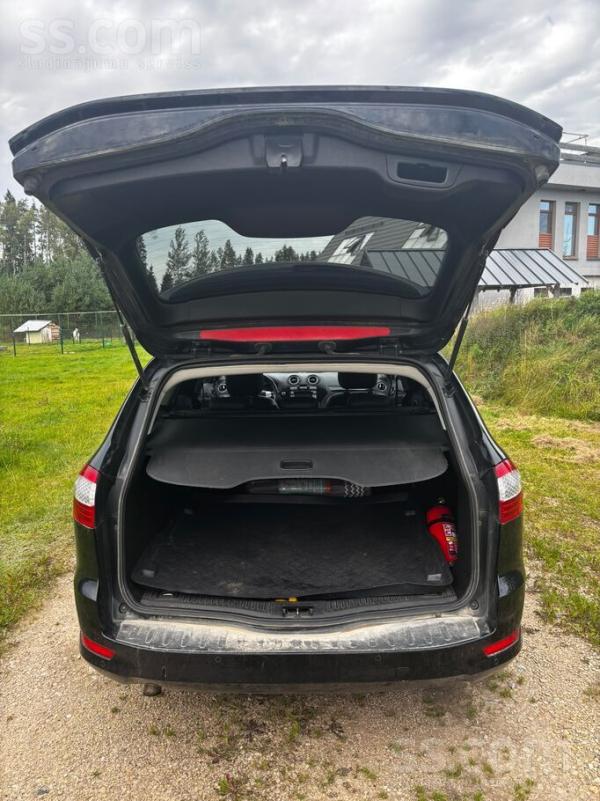 Black Ford Mondeo 2010 in Cesis, with an engine capacity of 2.00 L and mileage of 394 thousand km for 3500 €, photo 6 on AUTOMOTO.COM.LV