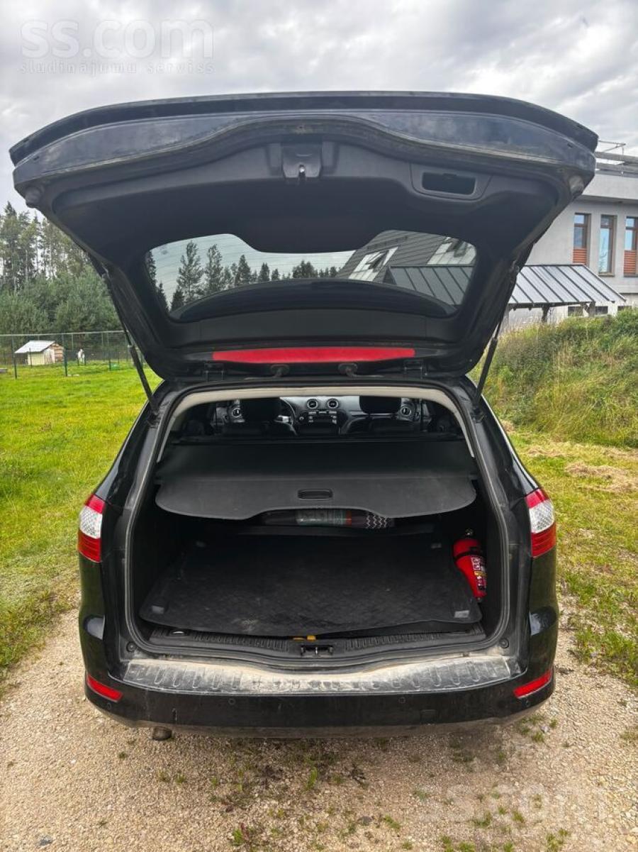 Black Ford Mondeo 2010 in Cesis, with an engine capacity of 2.00 L and mileage of 394 thousand km for 3500 €, photo 6 on AUTOMOTO.COM.LV