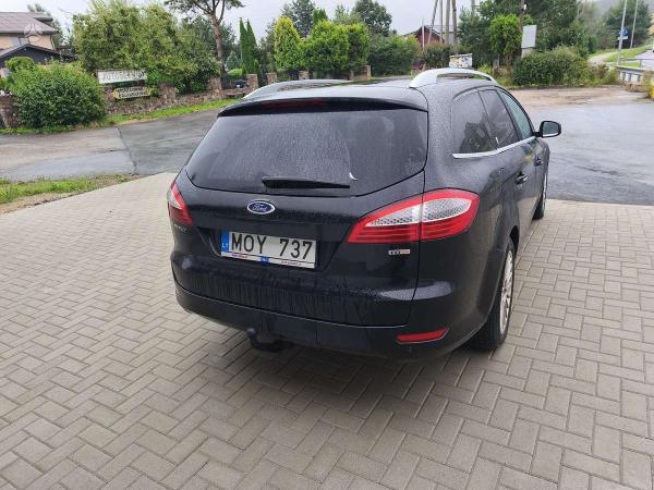 Ford Mondeo 2010 in Vilnius on AUTOMOTO.COM.LV Black Ford Mondeo 2010 in Vilnius, with an engine capacity of 1.75 L and mileage of 293 thousand km for 2150 €, photo 6 on AUTOMOTO.COM.LV
