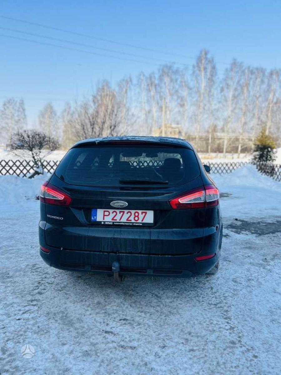 Black Ford Mondeo 2011 in Kaunas, with an engine capacity of 2.00 L and mileage of 266 thousand km for 3100 €, photo 5 on AUTOMOTO.COM.LV