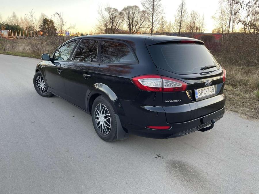 Melns Ford Mondeo 2011 Šauļi, ar dzinēja tilpumu 1.60 L un nobraukumu 260 tūkst. km par 3200 €, foto 3 vietnē AUTOMOTO.COM.LV