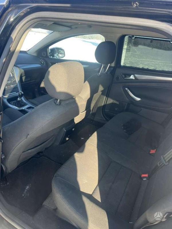 Black Ford Mondeo 2011 in Druskininkai, with an engine capacity of 2.00 L and mileage of 364 thousand km for 3500 €, photo 11 on AUTOMOTO.COM.LV