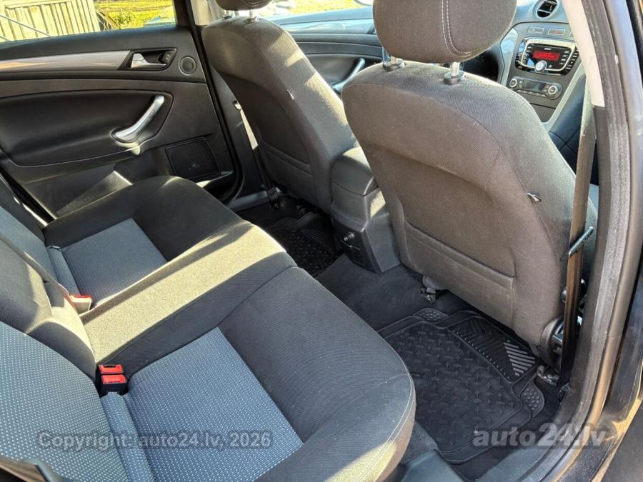 Melns Ford Mondeo 2011 Jegeva, ar dzinēja tilpumu 1.60 L un nobraukumu 239 tūkst. km par 3900 €, foto 16 vietnē AUTOMOTO.COM.LV
