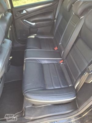 Black Ford Mondeo 2011 in Pakruojis, with an engine capacity of 2.00 L and mileage of 280 thousand km for 2600 €, photo 9 on AUTOMOTO.COM.LV