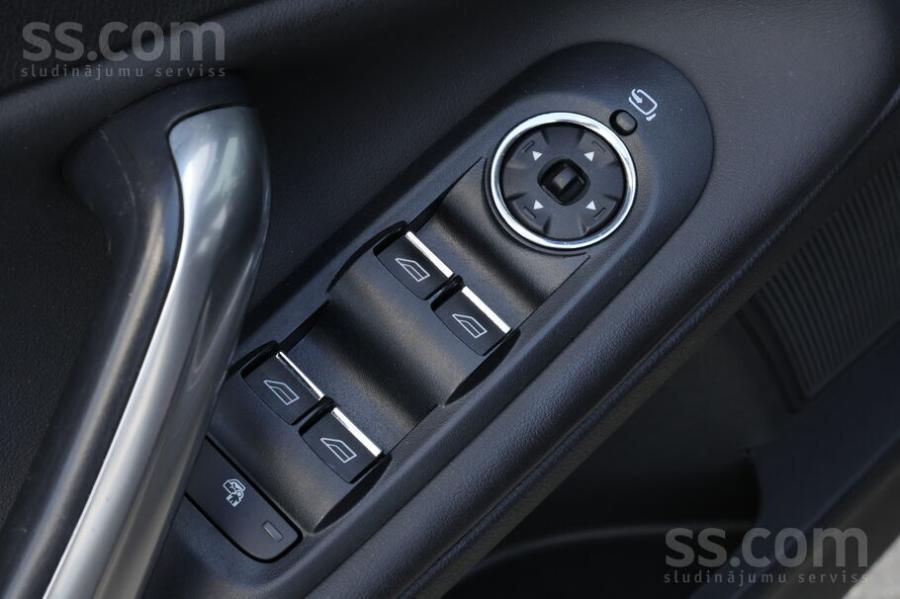 Black Ford Mondeo 2011 in Tukums, with an engine capacity of 2.20 L and mileage of 233 thousand km for 5700 €, photo 11 on AUTOMOTO.COM.LV