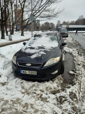 Melns Ford Mondeo 2011 Rīga, ar dzinēja tilpumu 2.00 L un nobraukumu 324 tūkst. km par 1800 €, foto  vietnē AUTOMOTO.COM.LV